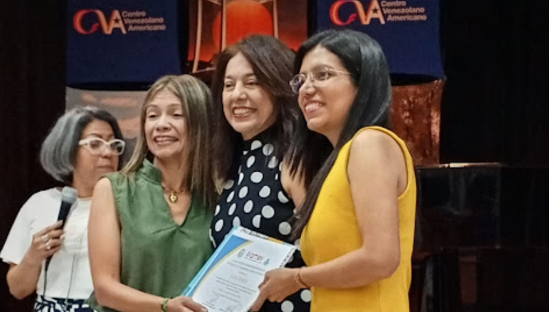 DEU entrega certificados del Diplomado "Semillero de Emprendedoras Plus"